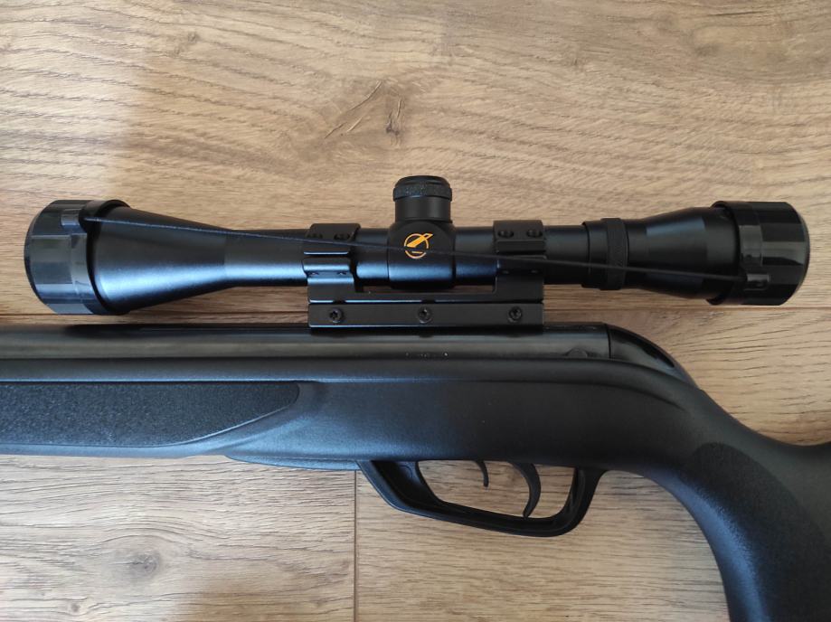 GAMO Black Bear cal. 5,5mm + strelni daljnogled Gamo
