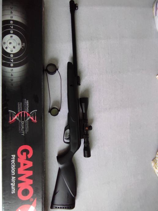ZRAČNA PUŠKA GAMO 5,5 Bl.bear z optiko gamo 6x40