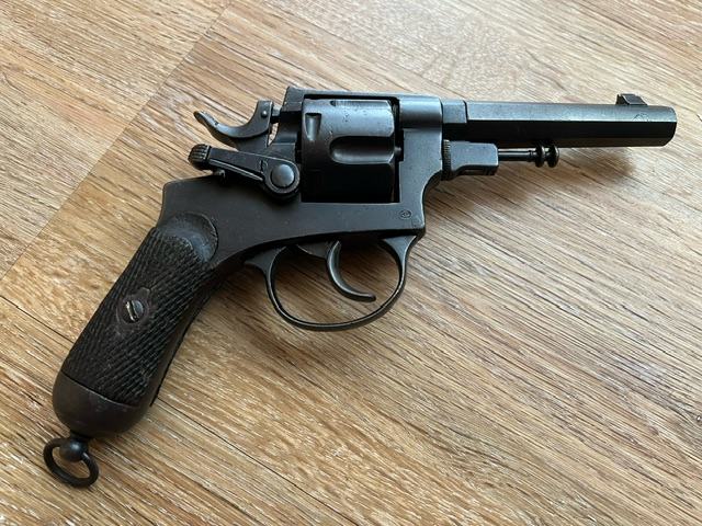 Revolver Castelli Brescia 1889, kaliber 10,4mm, letnik 1915
