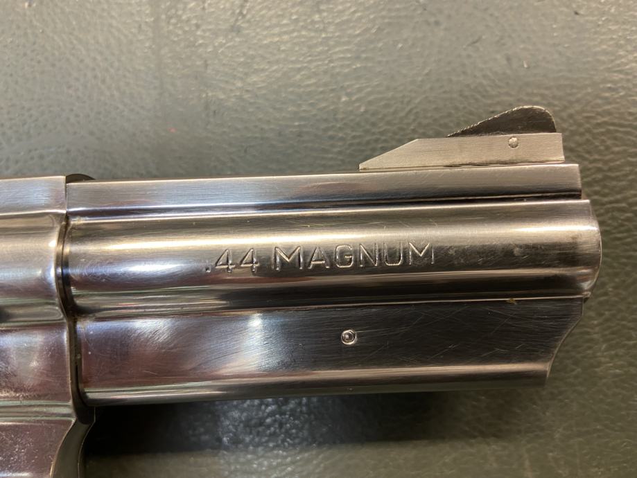 REVOLVER TAURUS 44 KALIBER 44 MAG