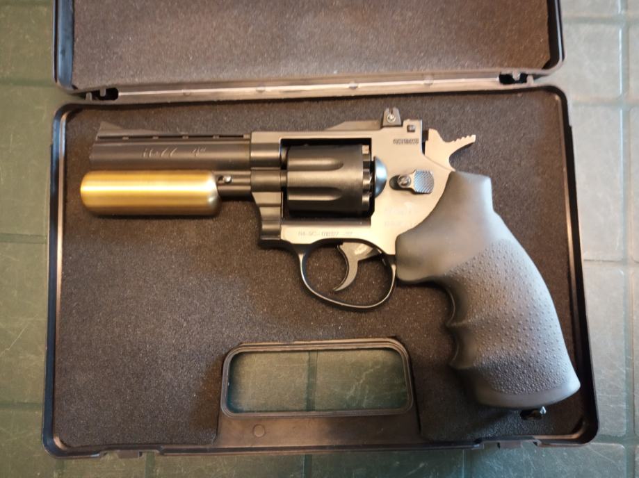 Zračni revolver Gamo R 77 odlično ohranjen