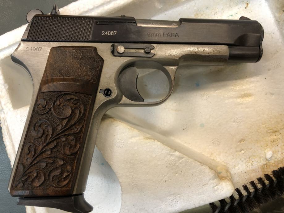 Polavtomatska pištola Crvena Zastava M88 kal. 9x19