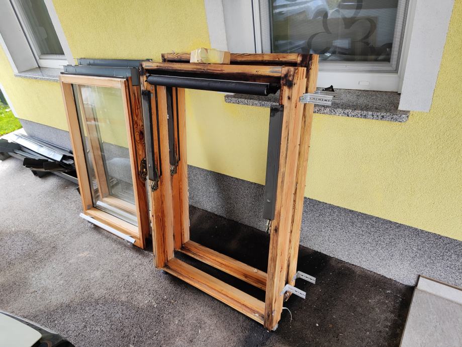 2x strešno okno Velux s senčnikom 78cm x 118cm (GZL serija)