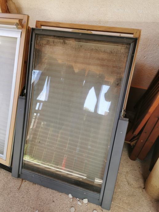 strešno okno Velux GGL M06