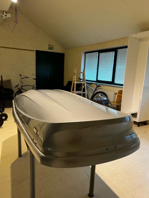 BMW strešni kovček truga