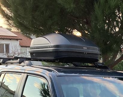 Small rack for the car roof.
