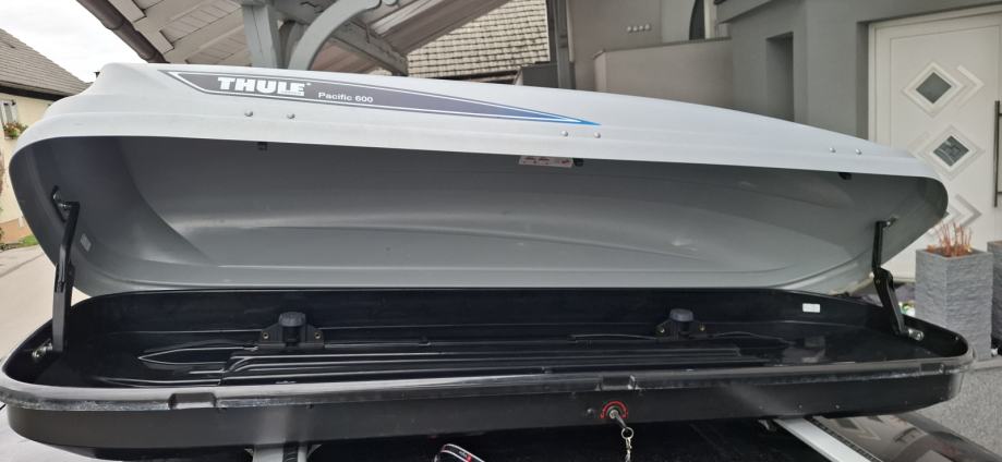 Strešni kovček Thule Pacific 600
