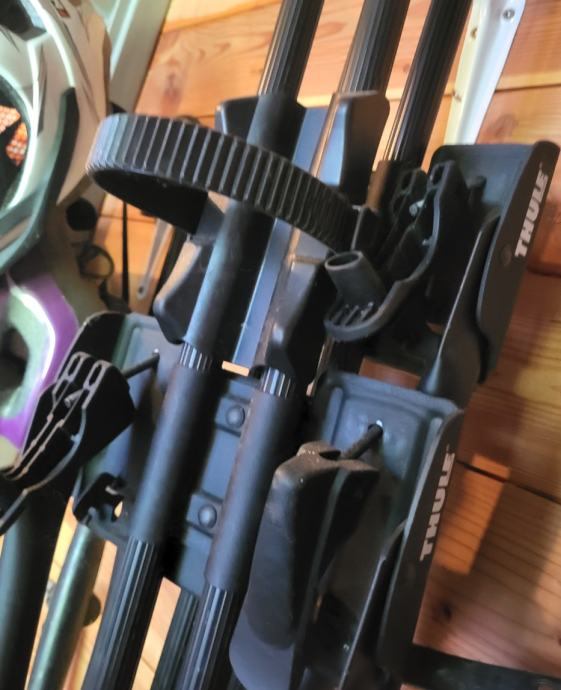 Thule 4 x nosilci za kolesa s ključavnico