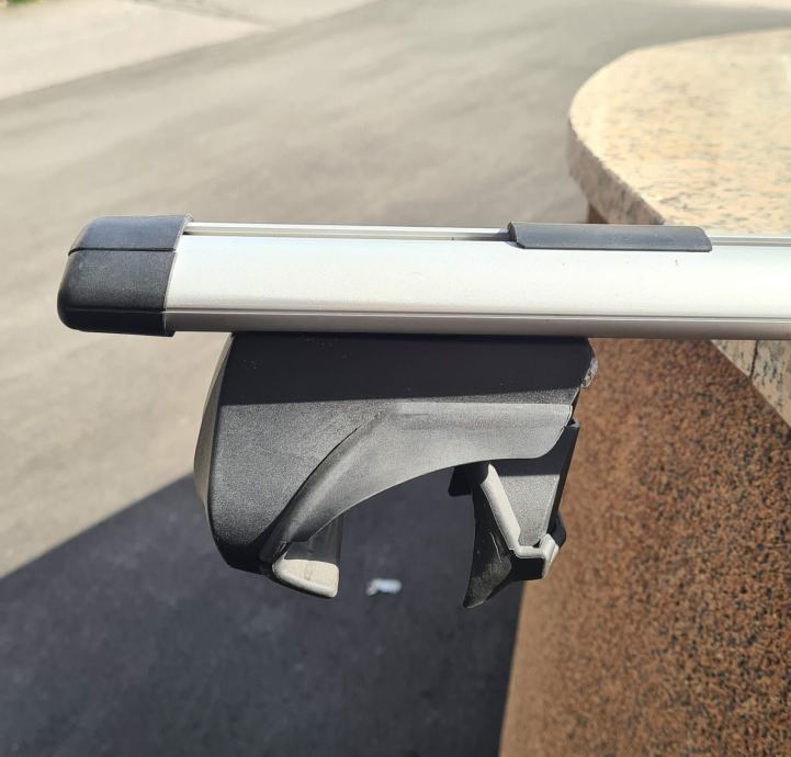 Thule Aerobar 120 cm + noge rapid 755
