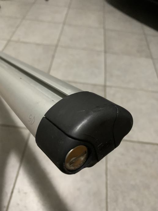 THULE AeroBar strešni nosilci + THULE Rapid System 754 + KIT 1748