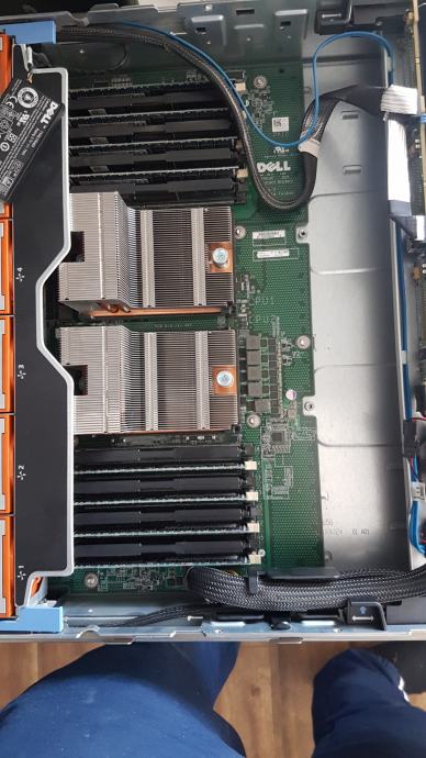 DELL R715 SERVER (Strežnik) - Prodam