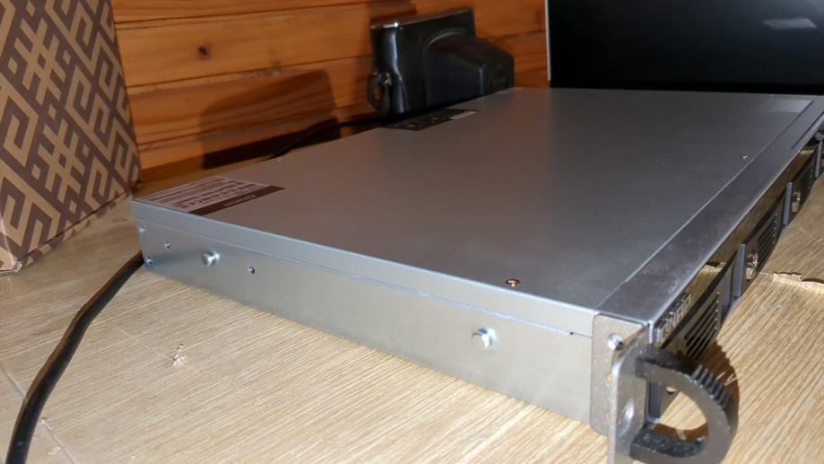QNAP TR-004U 1U rackmount razširitvena enota USB 3.2 Expansion TR-004