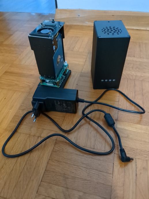 Raspberry Pi Quad SATA hat (NAS Hat)