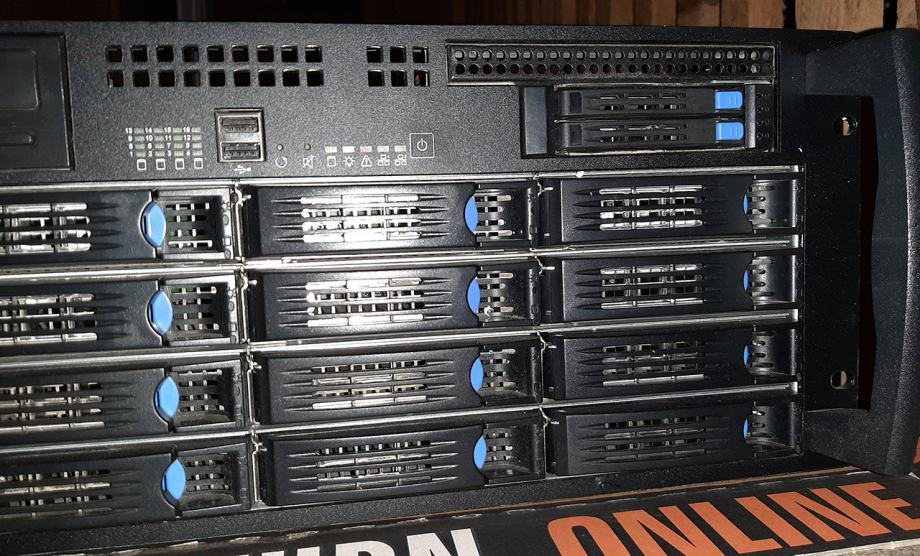 Strežnik Chenbro/Supermicro, 12 jeder, 32GB RAM, 16x3,5 HDD