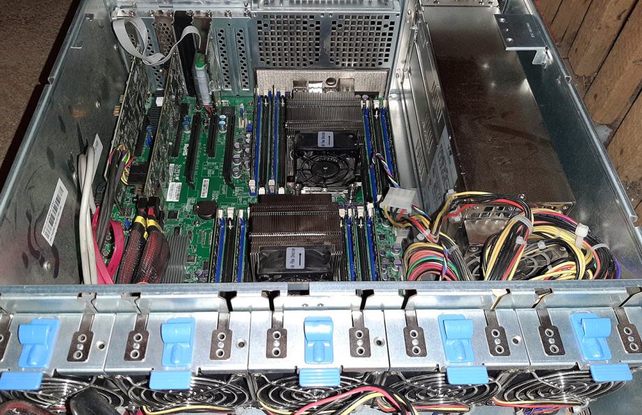 Strežnik Chenbro/Supermicro, 12 jeder, 32GB RAM, 16x3,5 HDD