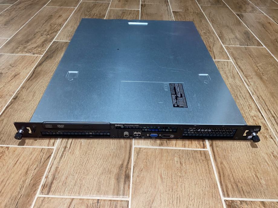 Strežnik Dell PowerEdge R200