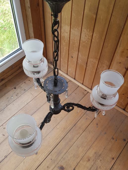 Umetno kovan lestenec