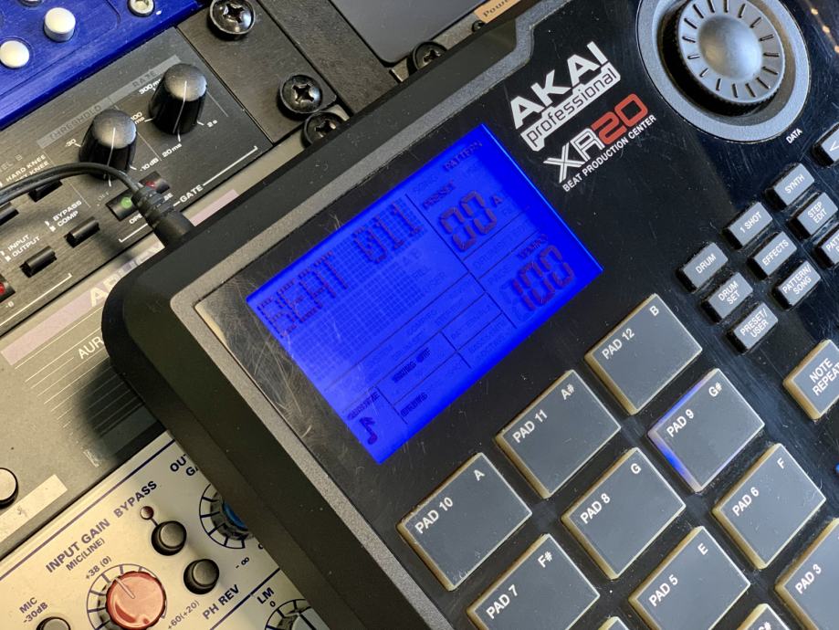 Akai XR20 Drum Machine ( Ritem Masina )