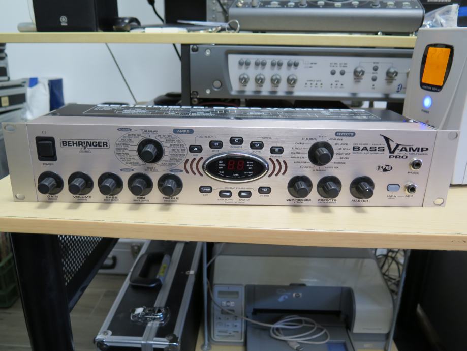 Behringer V-Amp Pro Bass