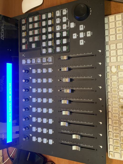 DAW kontroler Icon Qcon pro G2