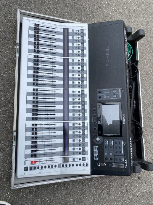 Digitalna mešalna miza mix pult Yamaha TF5 TF-5; Stage box, Dante...