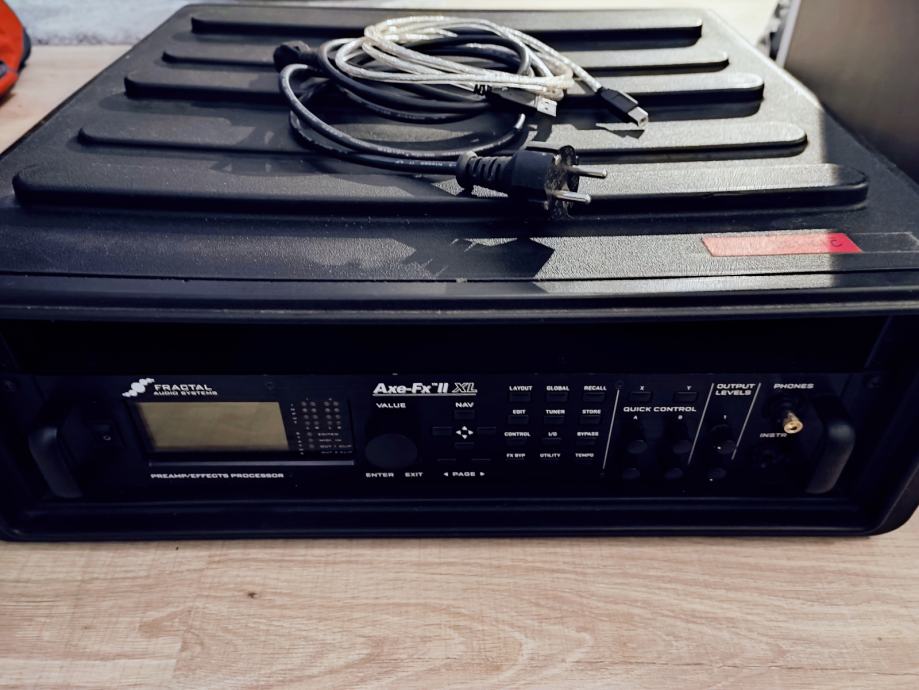 Fractal Audio Axe FX II (rack vključen)