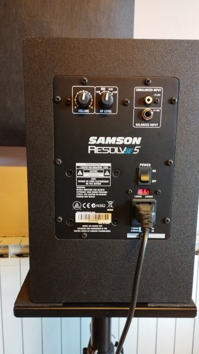 STUDIJSKI ZVOČNIKI Samson Resolv se