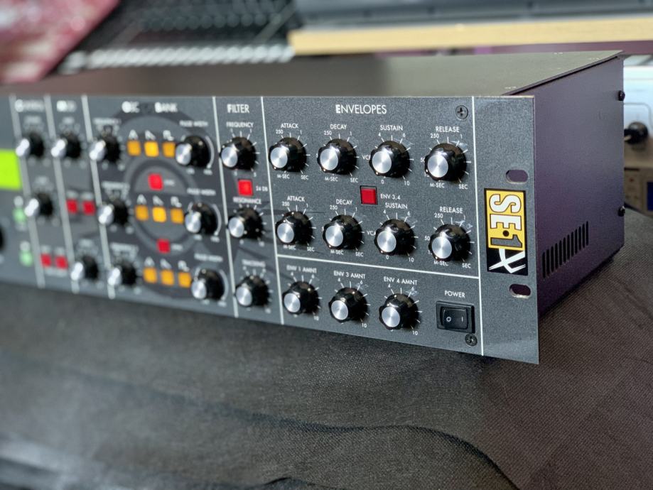 Studio Electronics SE-1X Analog MINI MOOG Synth