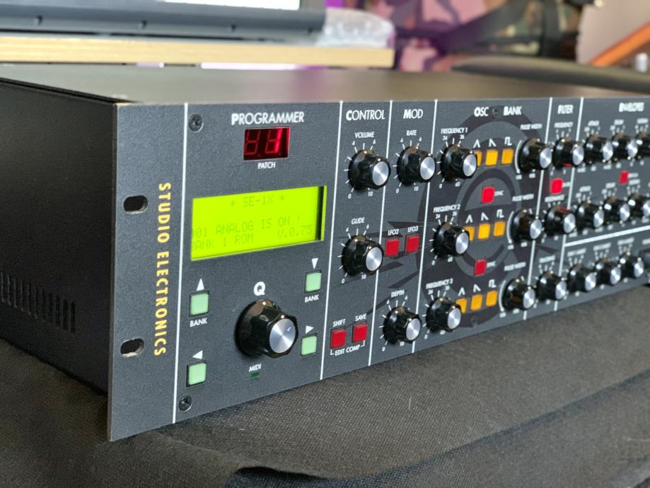 Studio Electronics SE-1X Analog MINI MOOG Synth