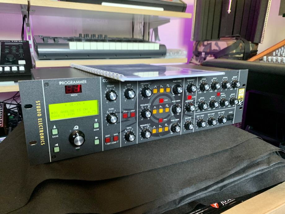 Studio Electronics SE-1X Analog MINI MOOG Synth