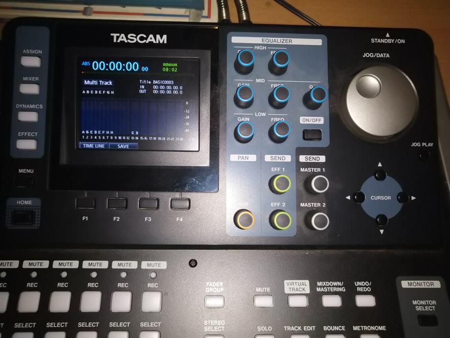 Tascam DP-24SD 24-Track Digital Portastudio