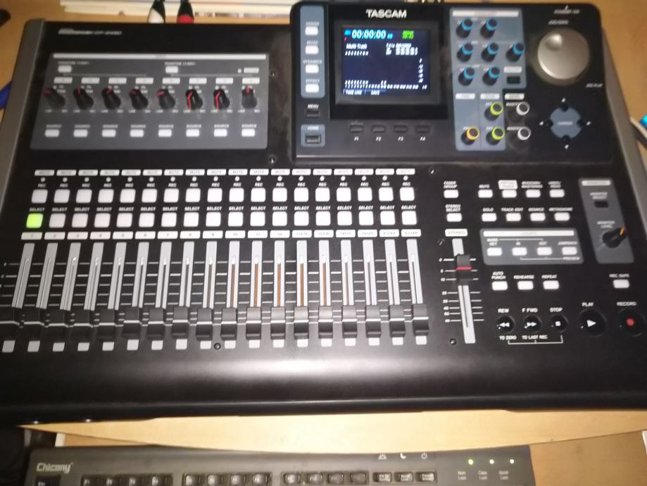 Tascam DP-24SD 24-Track Digital Portastudio