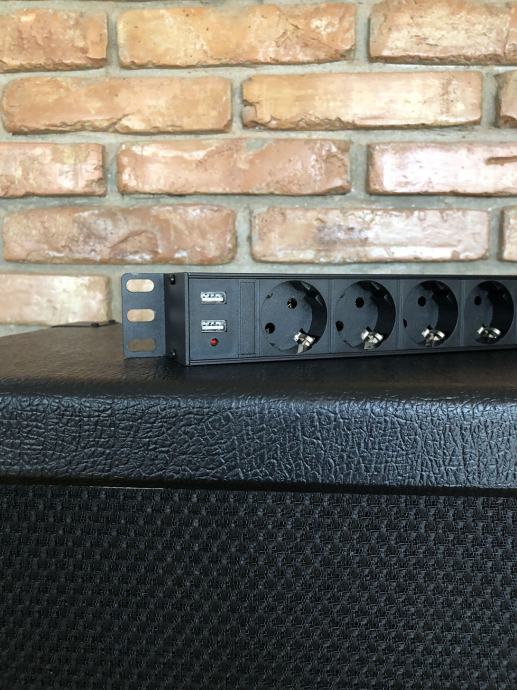 The t.racks Power 8 S USB Rack razdelilec