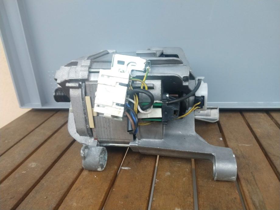 motor za Beko pralni stroj arcelik 2824590100