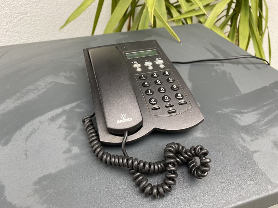 Telefon s tajnico + telefon