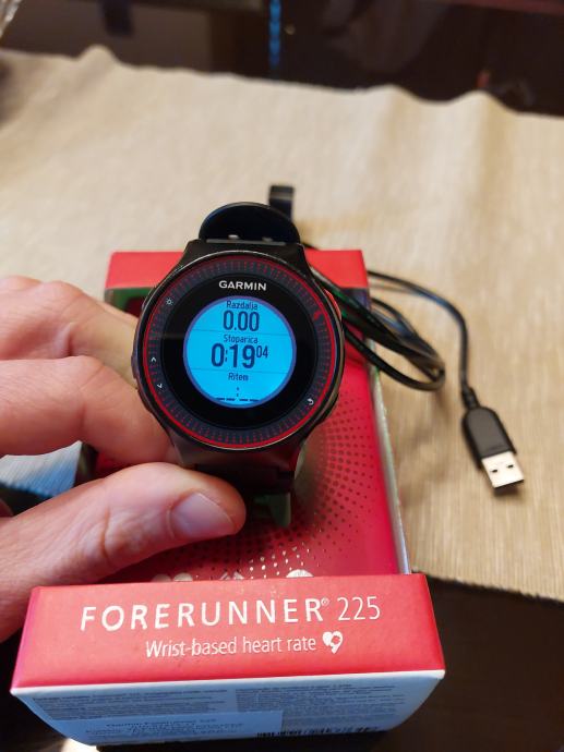 Garmin Forerunner® 225 tekaška ura