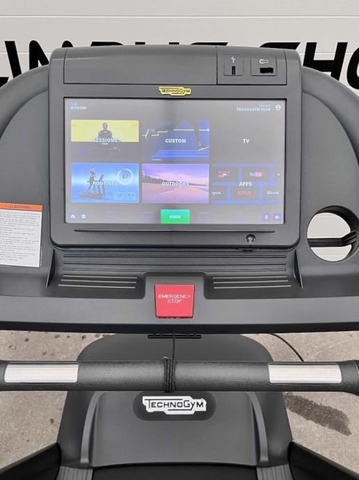 Technogym tekalna steza Excite Live Run 600