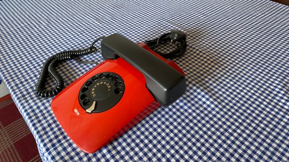 Legendarni telefon Iskra ETA 80