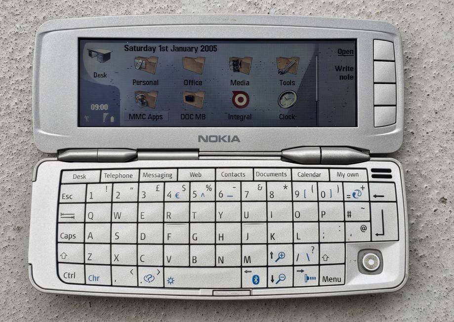 Nokia 9300i Communicator ZA REZERVNE DELE
