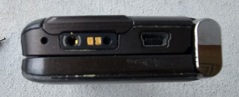 Starejši mobitel Nokia E90 Communicator Type Ra-6, V delujočem stanju,