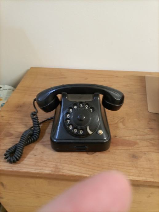 stari telefon