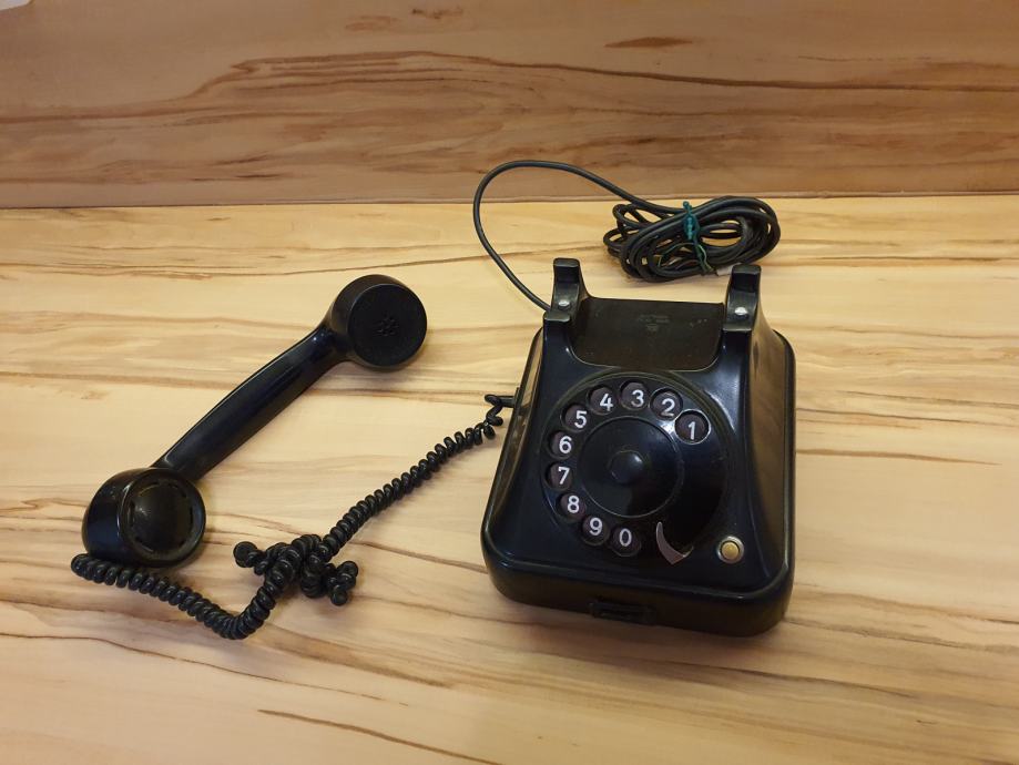 Telefon bakelitni starinski - retro