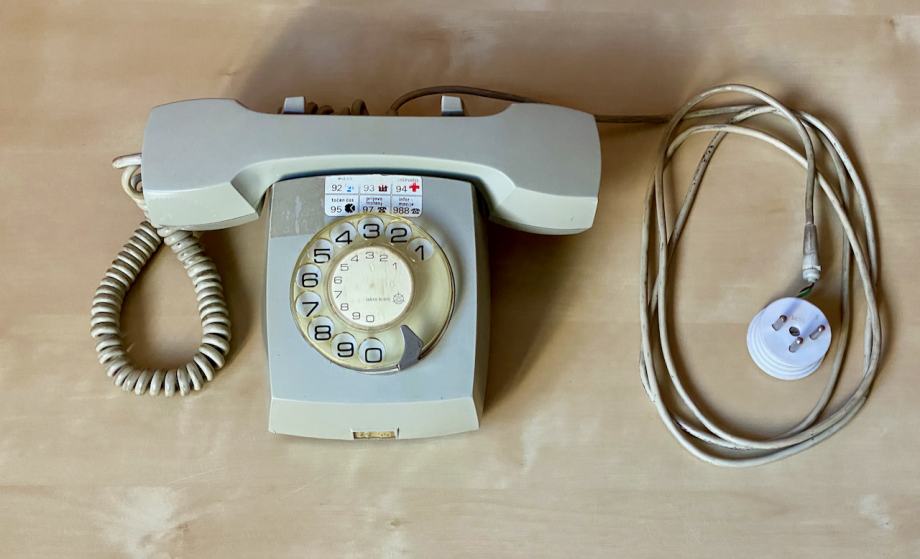 Vintage ISKRA stacionarni telefon - legenda iz 60-ih