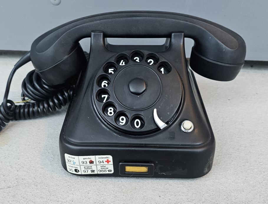 Vintage stacionarni telefon Prodam star stacionarni telefonski apara