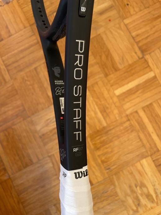 Wilson Pro Staff RF97 v11.0 Roger Federer Autograph teniški lopar x2