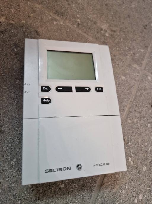 Seltron Regulator Ogrevanja WDC10B s tipali