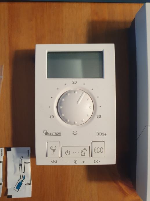 Seltron WDC10B regulator in sobni termostat Seltron DD2+ s tipali