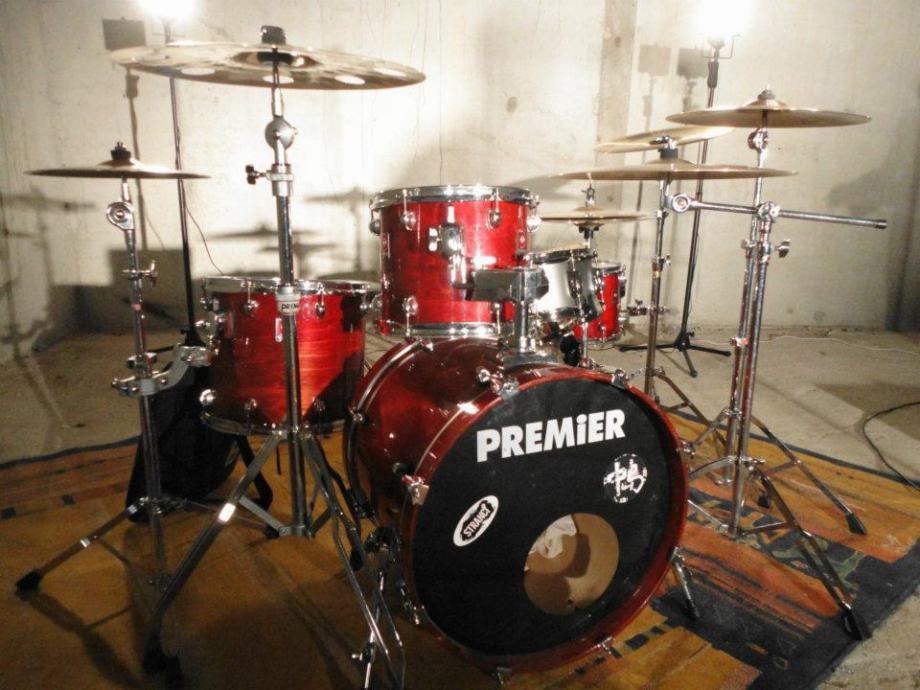 Bobni Premier