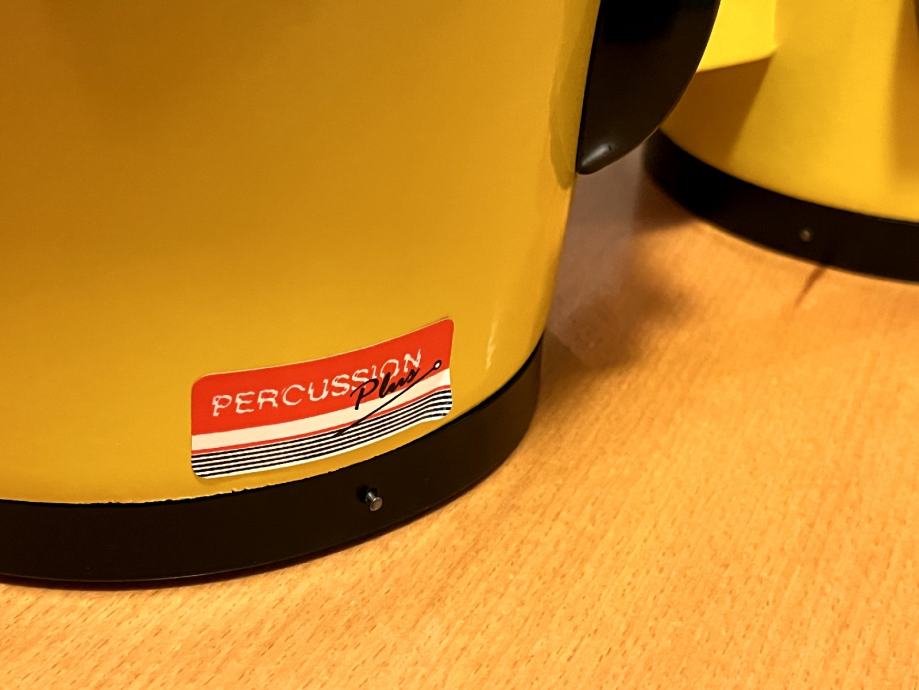 Bongo, Percussion plus yellow Bongos