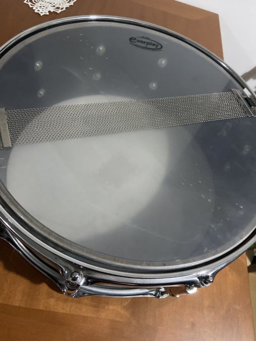 Snare boben REMO BRAVO II